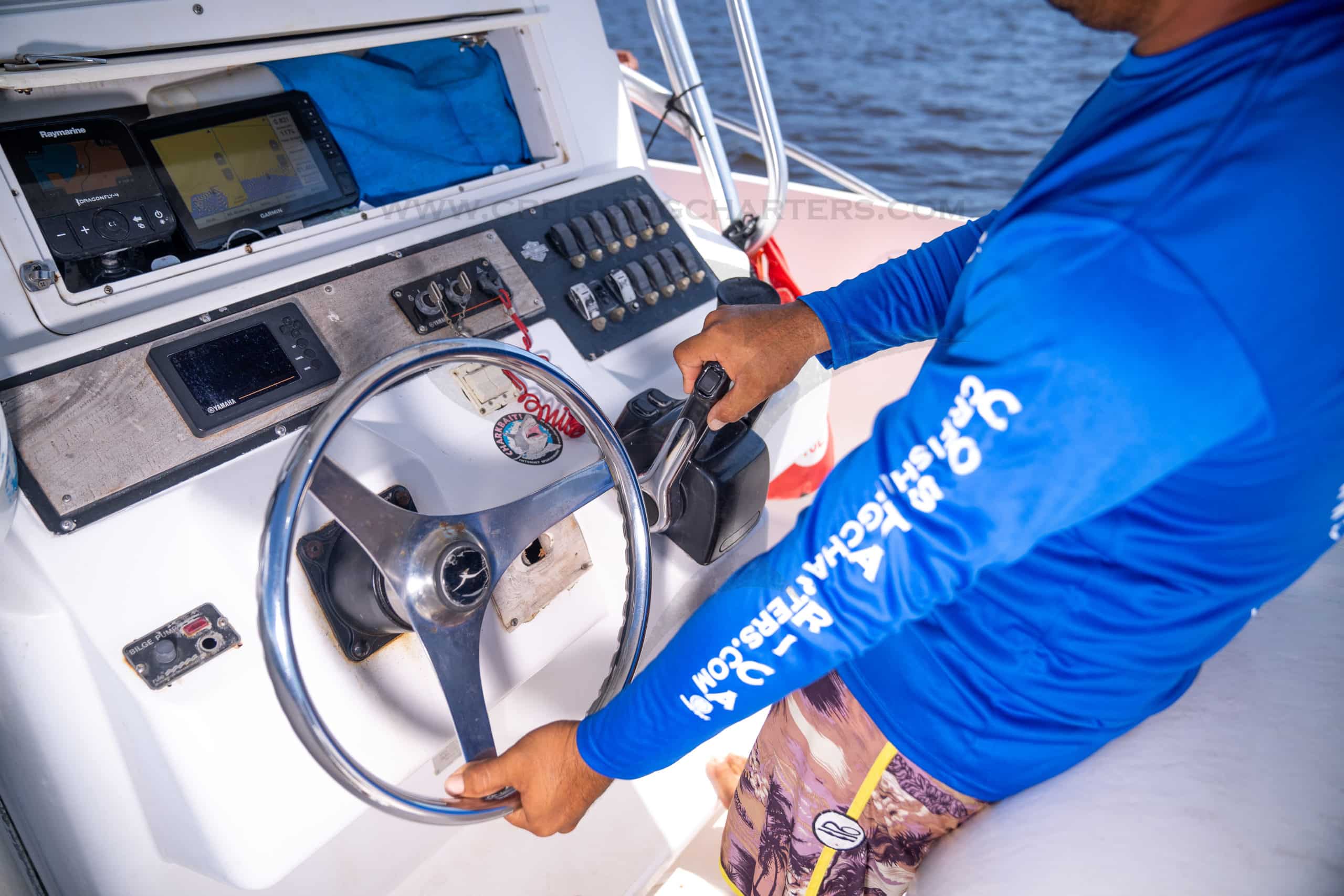 21 ft Walkaround T-Top LUPO, Tamarindo by CR Fishing Charters