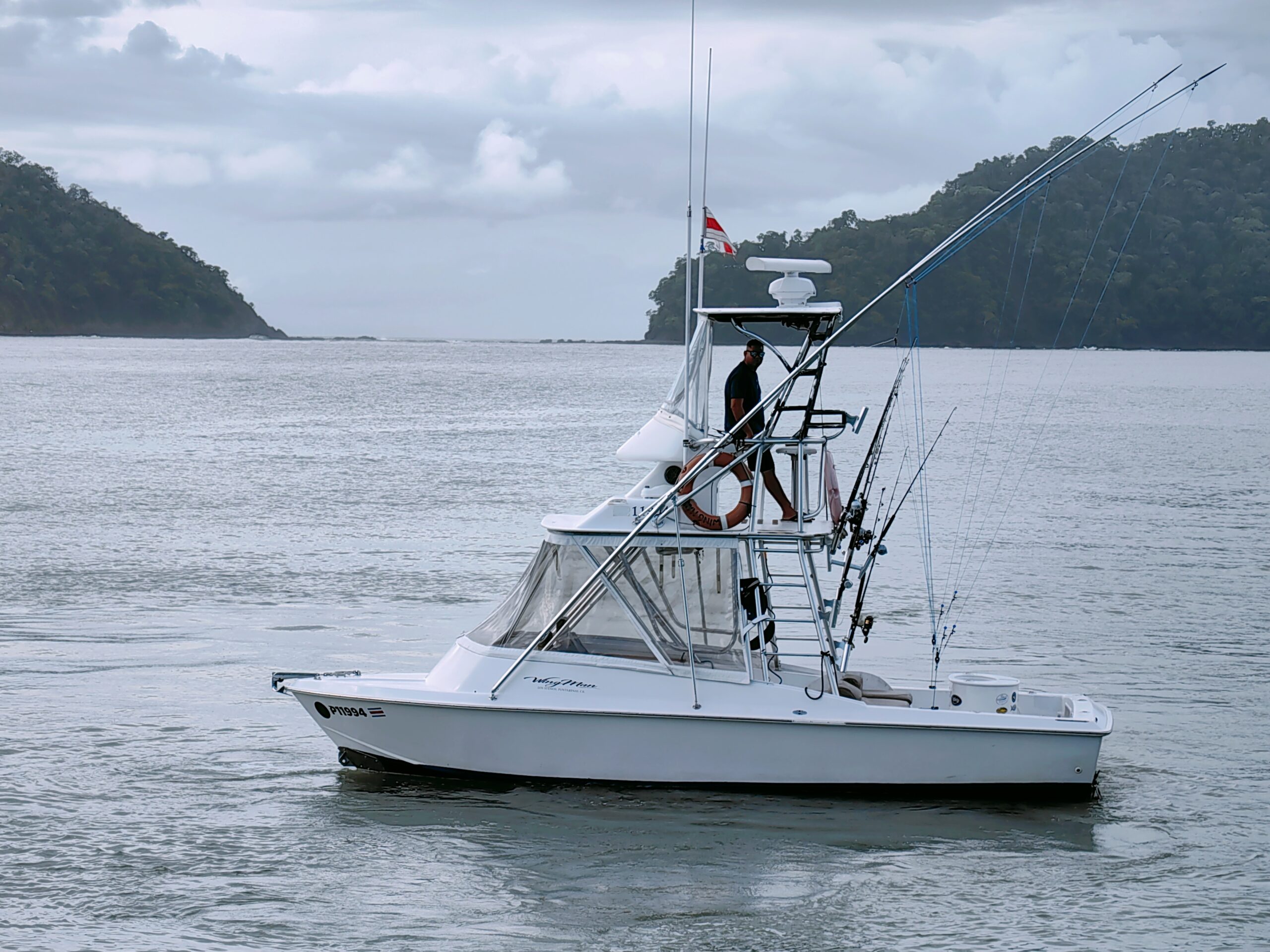 30 ft. Chris Craft, Wing Man, 4 anglers max, Los Suenos by CR Fishing Charters