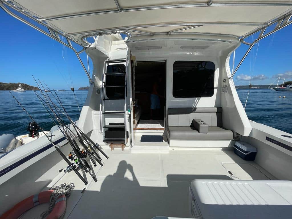 42 ft. Luhrs Flybridge, 7 anglers max, El Coco by CR Fishing Charters