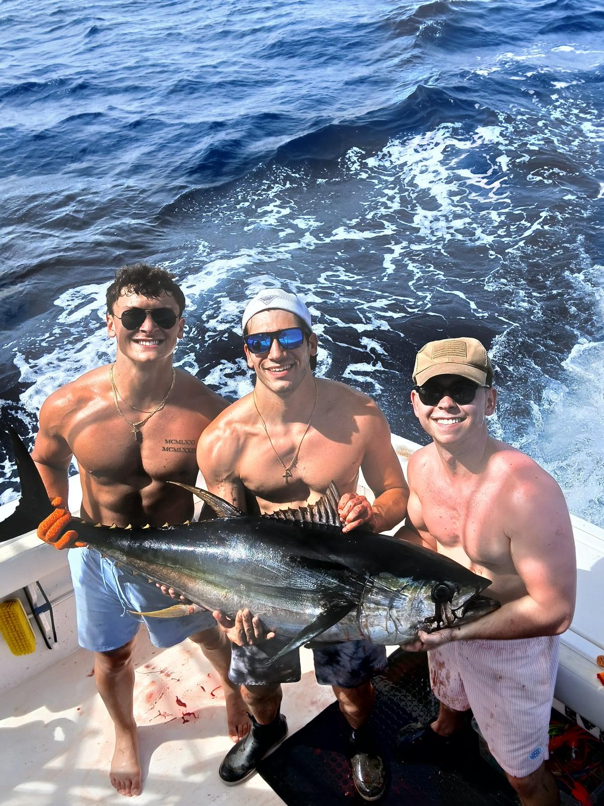 33 ft. Pro Line, Bob Marlin, 6 anglers max, Los Suenos by CR Fishing ...